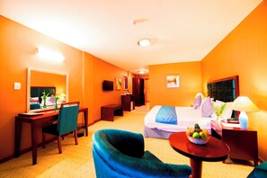 Frigobar, cofres nos quartos, individualmente decorados