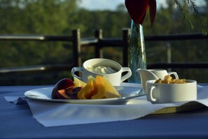 Café da manhã com buffet grátis todos os dias