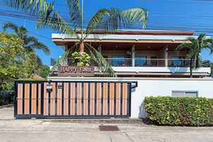 Fachada da propriedade