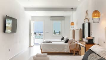 Quarto quádruplo luxo, 1 quarto, vista para o mar | Roupas de cama premium, cofres nos quartos, escrivaninha