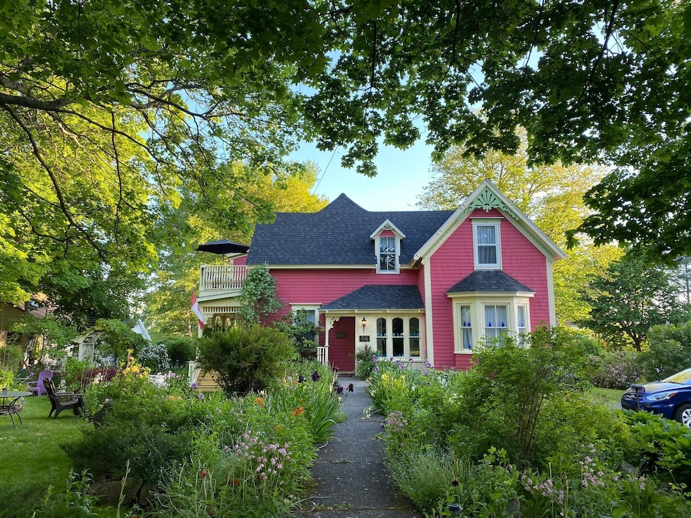 Chambers Guest House B&b - Cape Breton Island