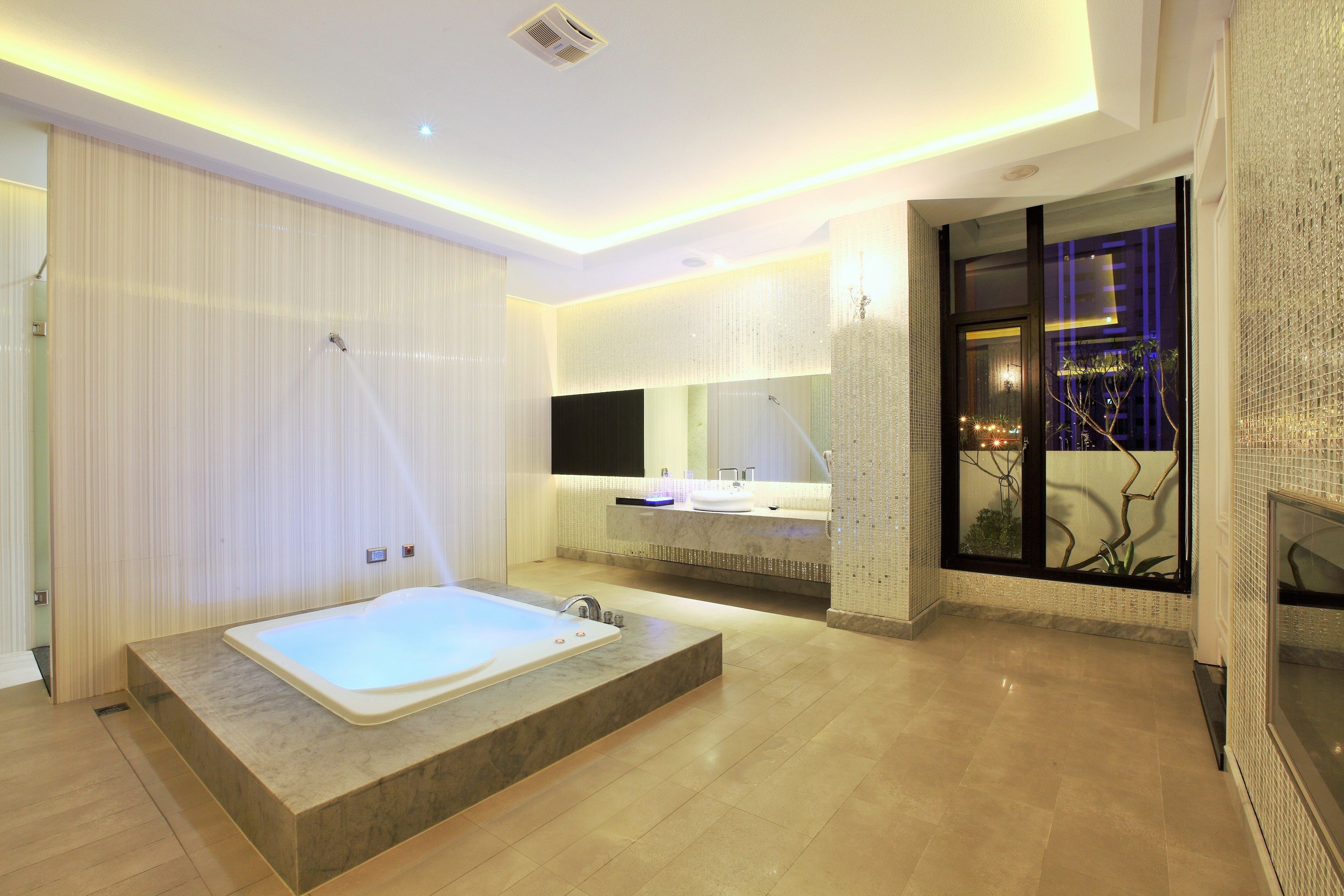 Quarto econômico, 1 cama de casal, banheira de imersão | Banheira de hidromassagem