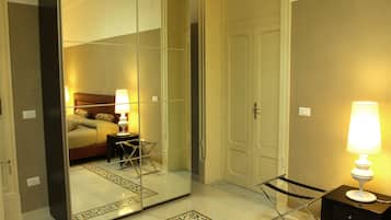Suite | Roupa de alta qualidade, camas de colchão viscoelástico, minibar