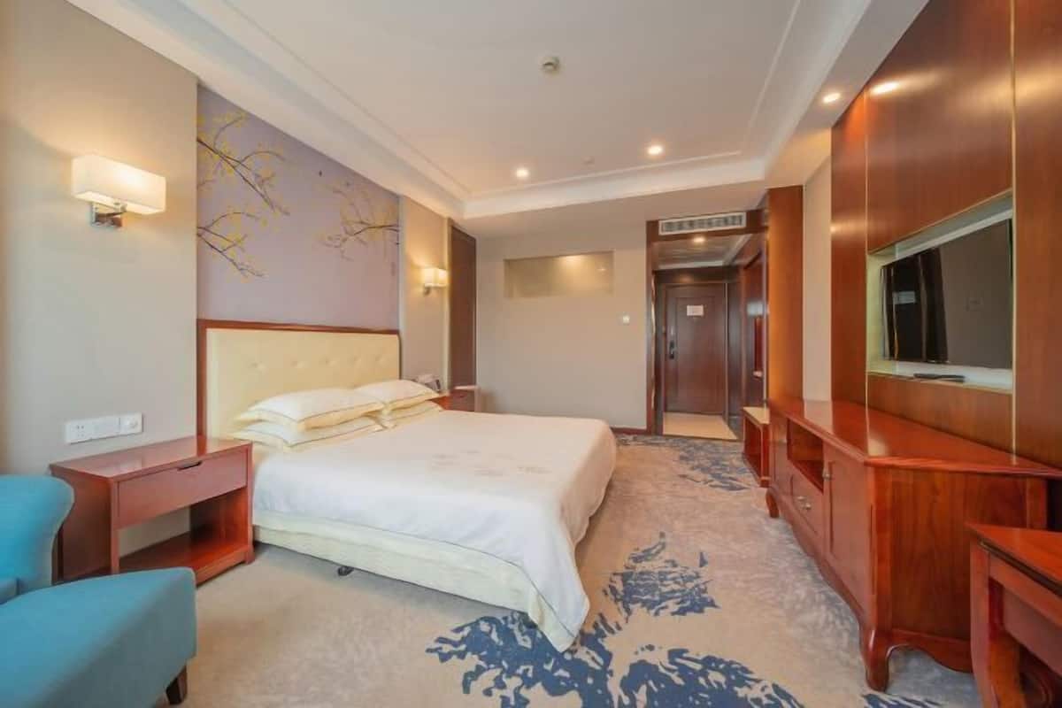 Minibar, cofre no quarto, despertadores