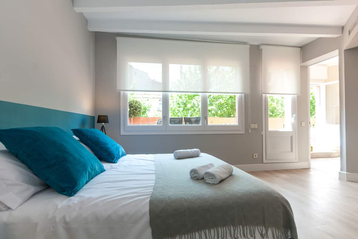 Apartamento Exclusivo, 3 quartos, terraço | Edredões de penas, ferro/tábua de engomar, berços/camas para crianças 