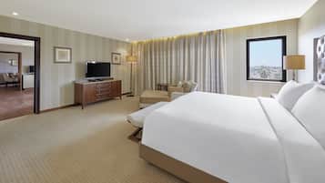 Suite, 1 quarto, vista para o jardim | 1 quarto, roupa de alta qualidade, edredões de penas, minibar