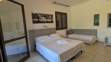 Quarto superior | Escrivaninha, espaço de trabalho para notebook, Wi-Fi de cortesia