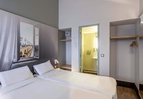Quarto duplo, para não fumantes | Roupas de cama premium, escrivaninha, quartos à prova de som