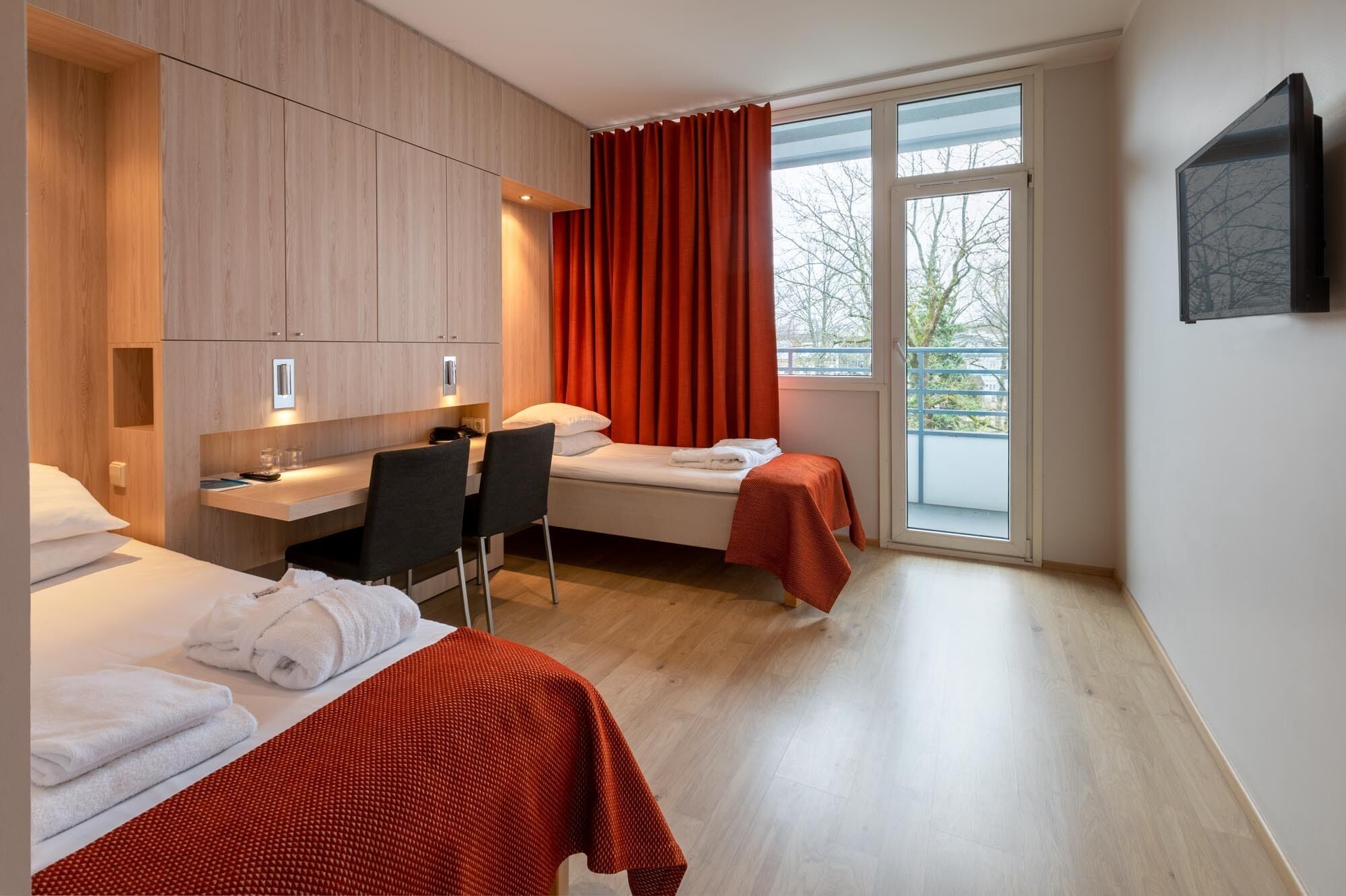 Standard Twin Room with Spa Access | Secretária, berços/camas para crianças, Wi-fi grátis 