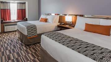 1 quarto, cofres nos quartos, escrivaninha