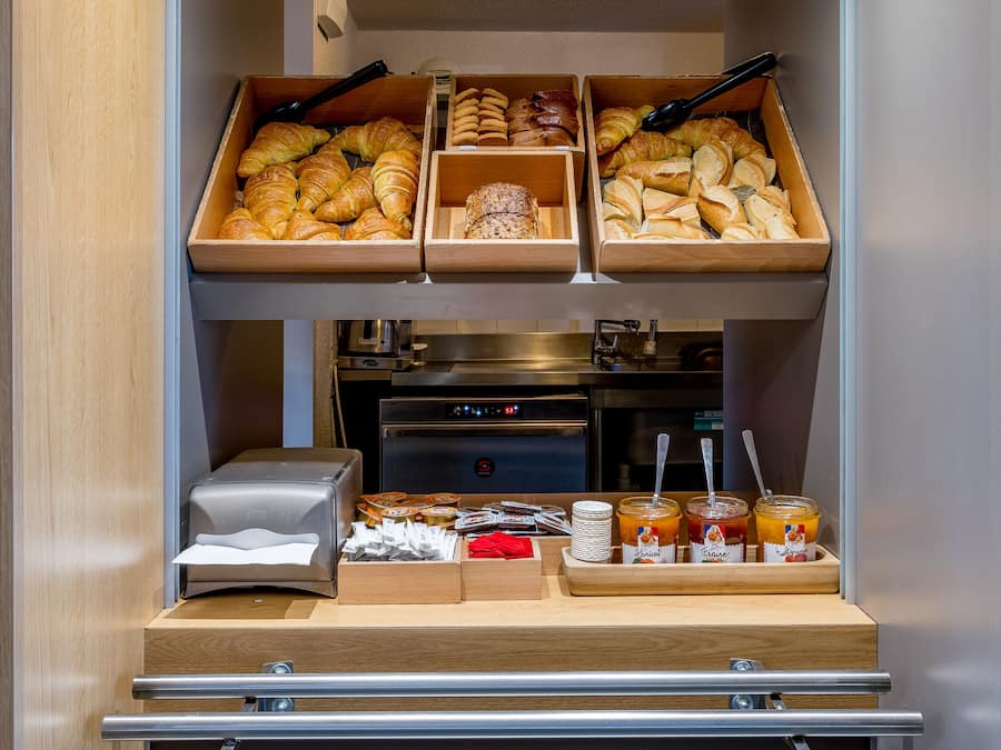 Café da manhã com buffet todos os dias mediante uma taxa