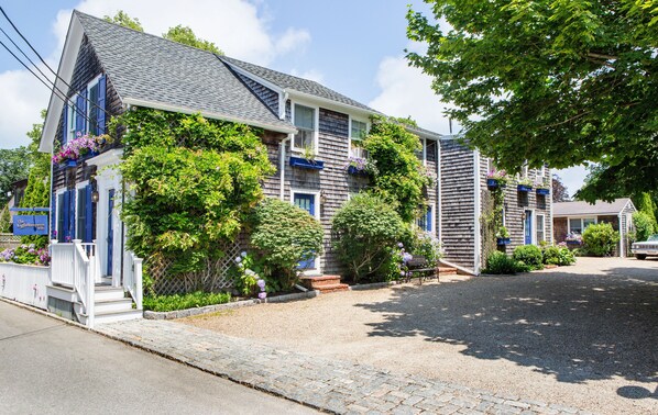 The Lightkeepers Inn in Edgartown: Find Hotel Reviews, Rooms, and ...