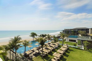 4 piscinas exteriores, espreguiçadeiras 