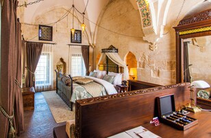 Quarto luxo (King) | Roupas de cama premium, frigobar, quartos à prova de som