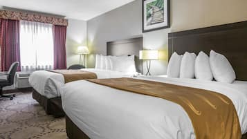 Quarto Standard, 2 camas queen-size, não fumadores | Secretária, ferro/tábua de engomar, camas desdobráveis/extra grátis