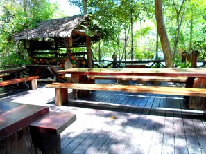 Pequenos-almoços, almoços, jantares servidos, cozinha tailandesa