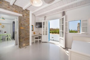 Casa Tradicional | Cofre no quarto, ferro/tábua de engomar, Wi-fi grátis 