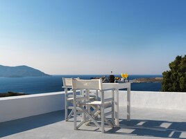 Quarto quádruplo luxo, terraço (Strogilo) | Terraço/pátio