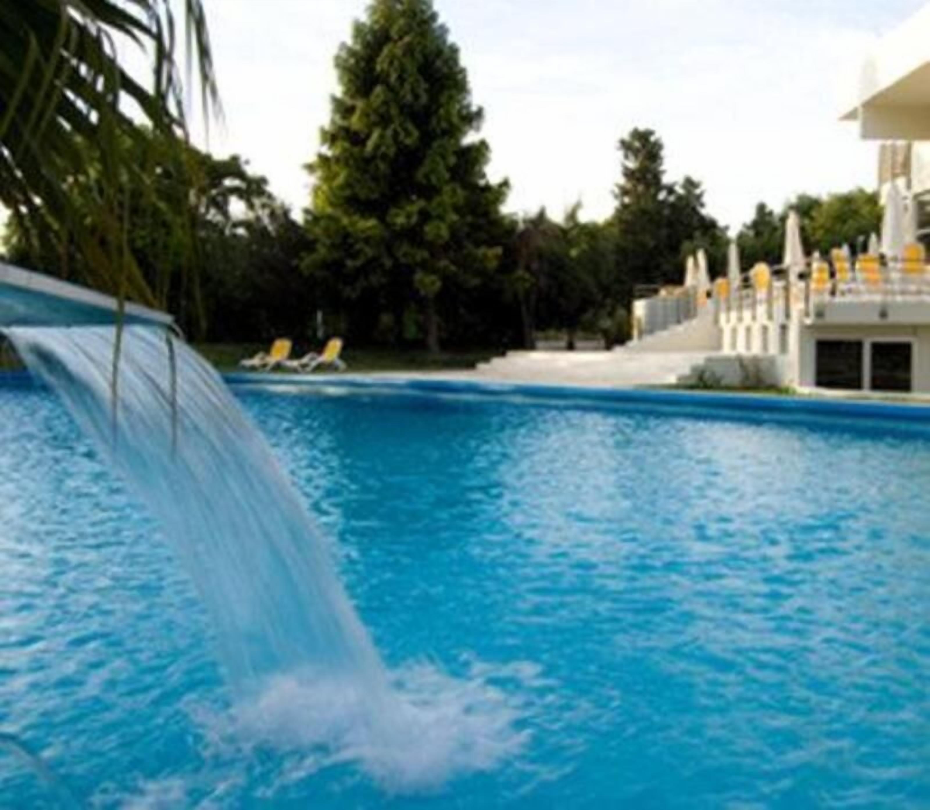 Piscina | Piscina interna, piscina externa, espreguiçadeiras
