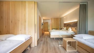 Minibar, cofre no quarto, secretária