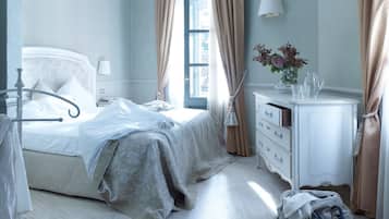Suite Júnior, vista para o parque | Roupa de alta qualidade, cofre no quarto, secretária