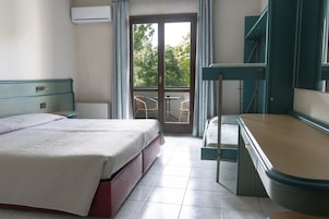 Quarto Clássico | Cofre no quarto, secretária, Wi-fi grátis, roupa de cama fornecida 