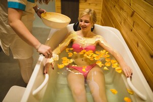 Sauna, banheira de hidromassagem, tratamentos corporais, hidroterapia 