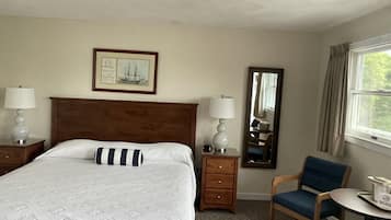 Quarto standard, 1 cama King | Escrivaninha, ferros/tábuas de passar roupa