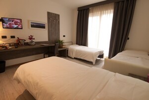 Quarto casal ou duplo | Roupas de cama premium, cofres nos quartos, escrivaninha