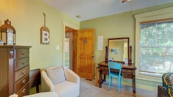 Suite Standard, 1 quarto, não fumadores (Prince Folly Suite) | 1 quarto, com decoração personalizada, ferro/tábua de engomar