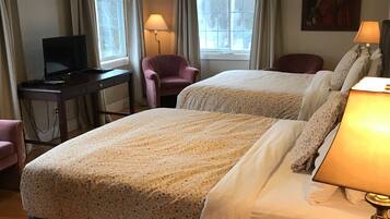 Quarto, 2 camas queen-size | Ferro/tábua de engomar, Wi-fi grátis