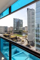 Estúdio Executivo | Vista para a rua