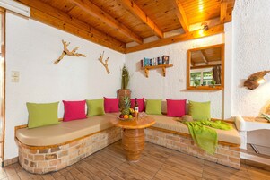 Área de estar no saguão