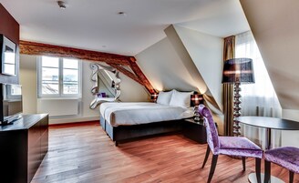 XJunior Suite, Non Smoking, Kitchenette | Secretária, cortinas/cortinados opacos, berços/camas para crianças