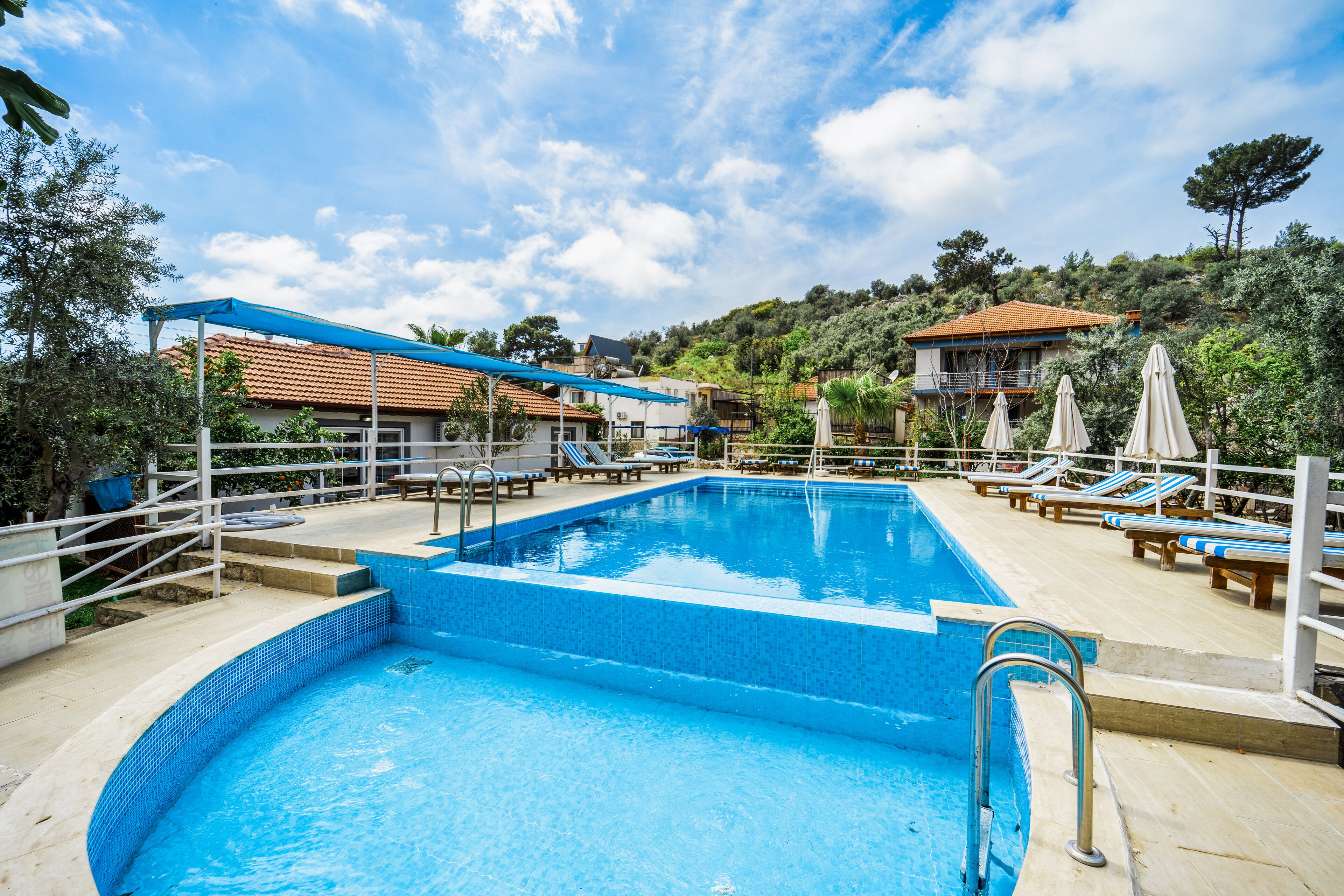 Piscina exterior sazonal 