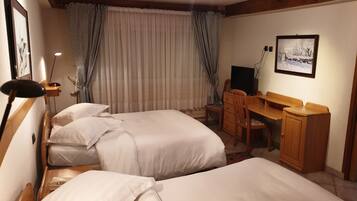 Suite | Minibar, secretária, Wi-fi grátis, roupa de cama fornecida