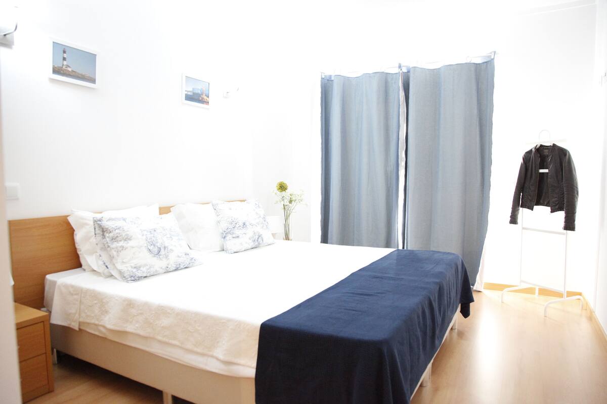 Apartamento, 1 quarto | Cofre no quarto, quartos insonorizados, ferro/tábua de engomar