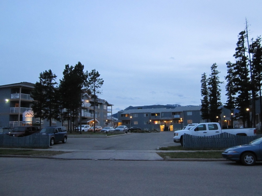 Misty Mountain Inn And Suites - Alberta