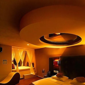 Suíte superior, 1 cama King (Sensaciones) | Quartos à prova de som, Wi-Fi de cortesia, roupa de cama