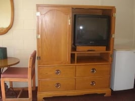 Secretária, Wi-fi grátis, roupa de cama fornecida