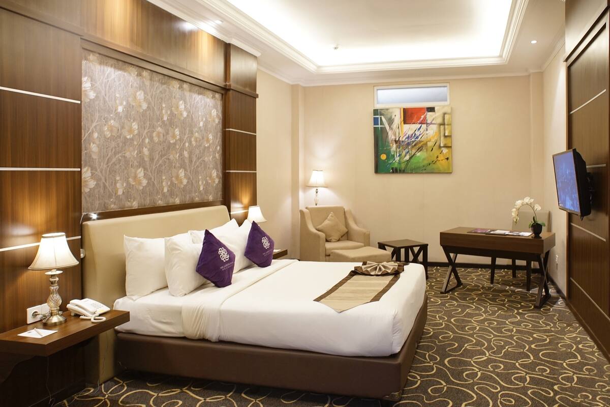 Quarto luxo, sem janelas | Roupas de cama premium, Wi-Fi de cortesia