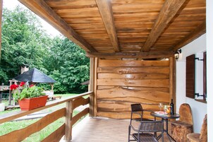 Quarto Duplo Superior, terraço | Minibar, cofre no quarto, secretária, roupa de cama fornecida 