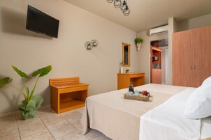 Roupa hipoalergénica, secretária, quartos insonorizados, Wi-fi grátis 