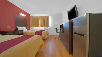 Quarto, 2 camas de casal, para não fumantes | Escrivaninha, ferros/tábuas de passar roupa, Wi-Fi de cortesia