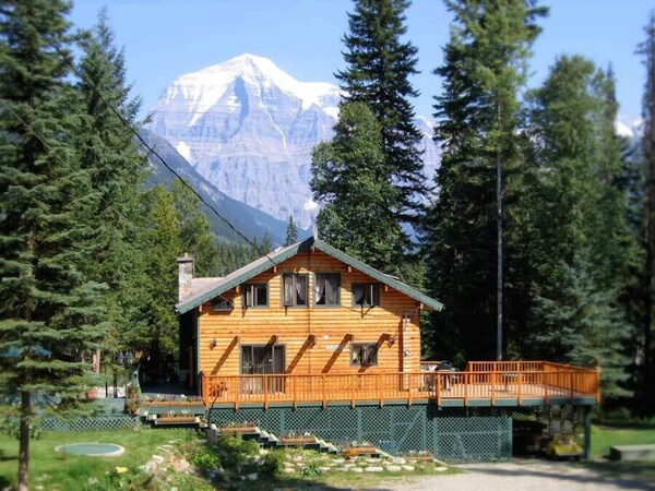 Mount Robson Mountain River Lodge - British Columbia
