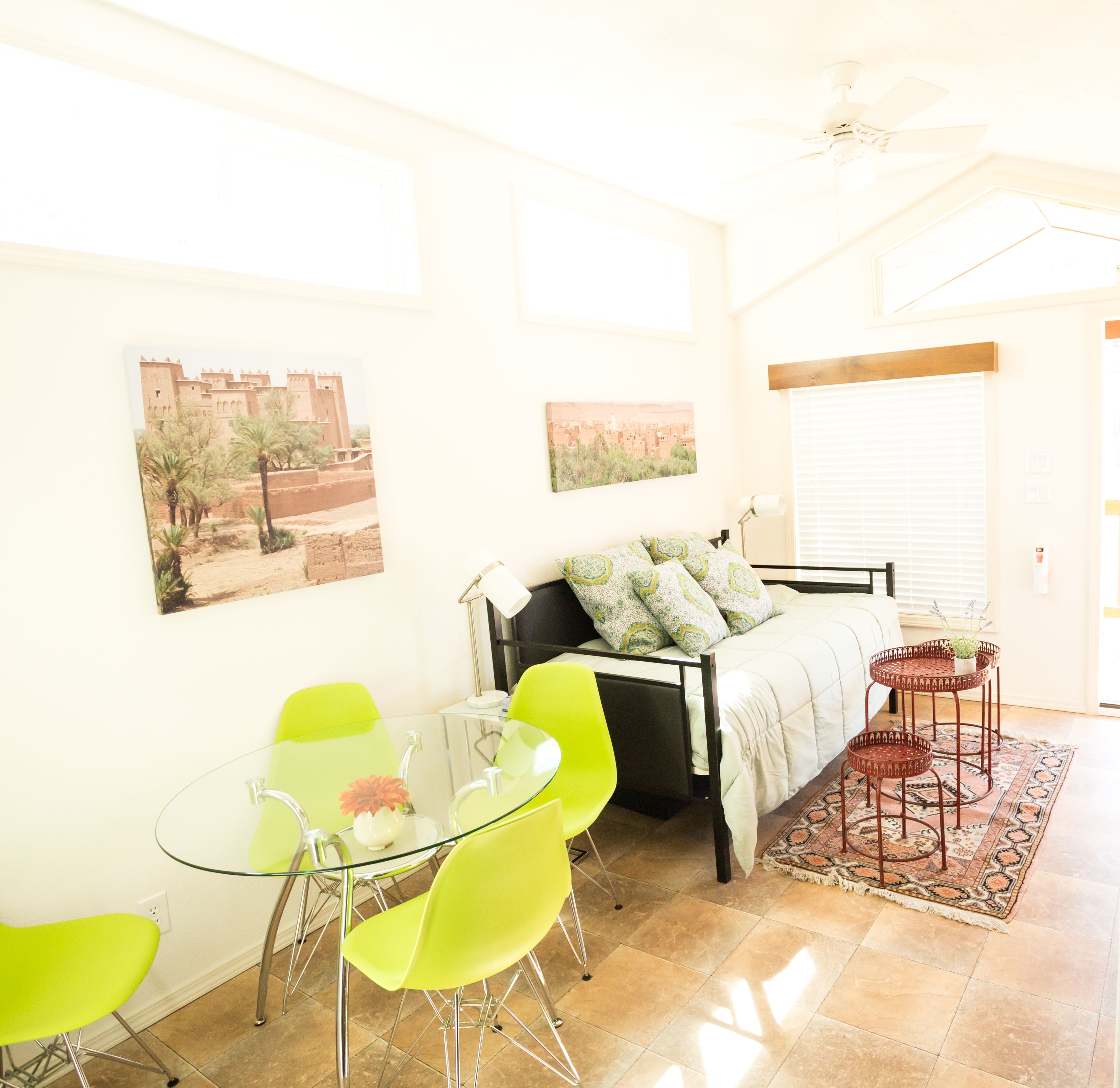 Casa Familiar, 1 quarto, pátio, vista para a montanha | Sala | Televisor de ecrã plano de 32 polegadas com canais por cabo, televisor 