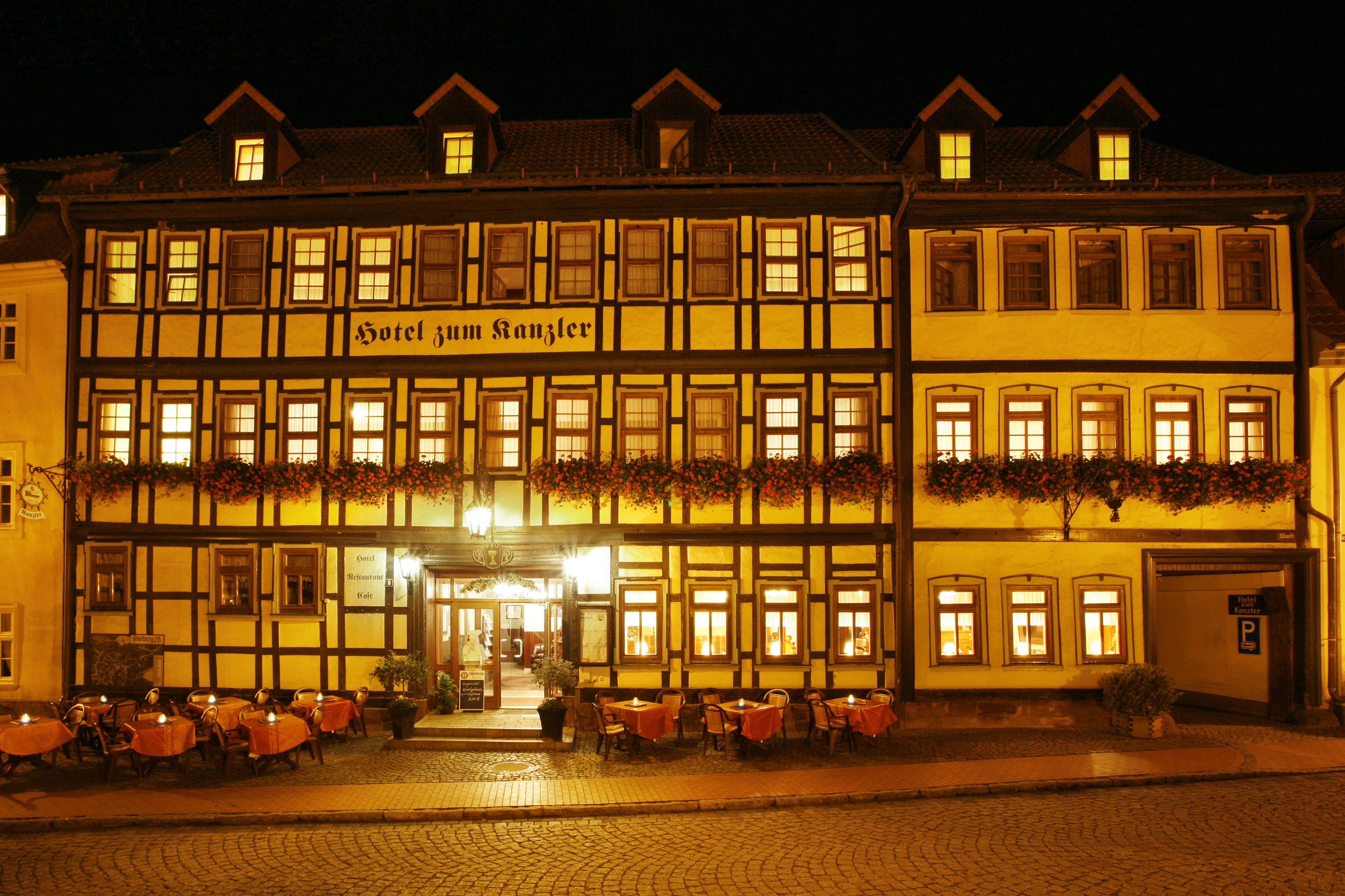 Fachada do alojamento (tarde/noite)