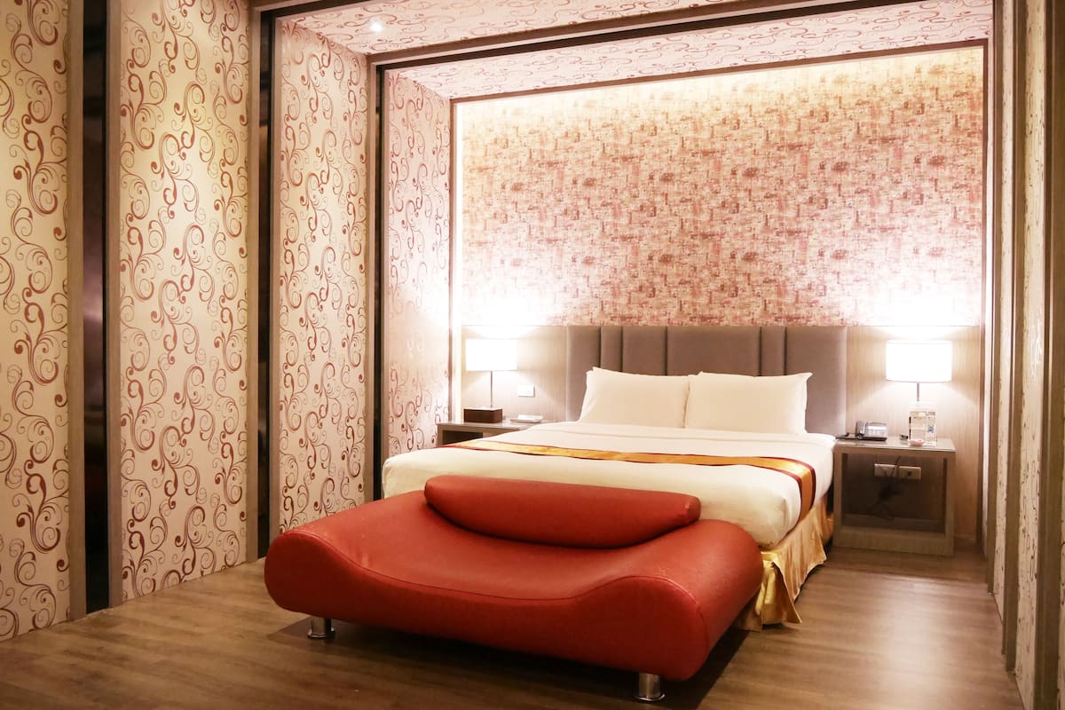 Quarto casal luxo, banheira | Roupas de cama premium, edredons de pluma