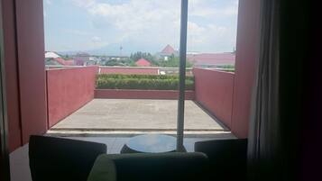 Quarto executivo, sacada | Sacada