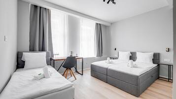 Quarto Triplo Superior | Secretária, ferro/tábua de engomar, Wi-fi grátis